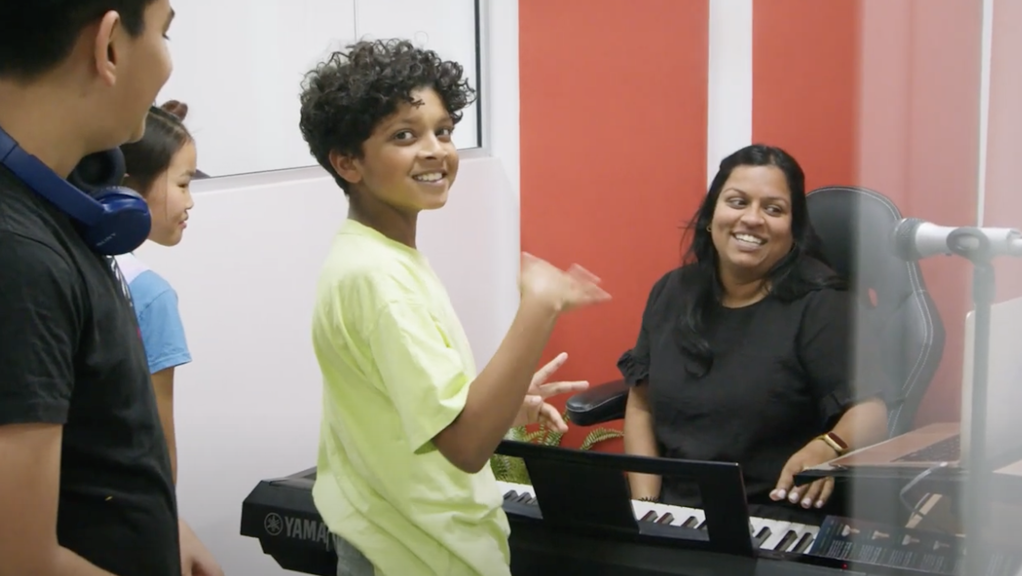 Singing Lessons Sydney | Sister2Sister School of Singing